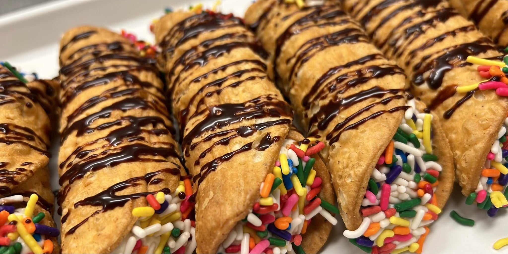 Dozen Cannoli – Perfect Blend Café & Bakery
